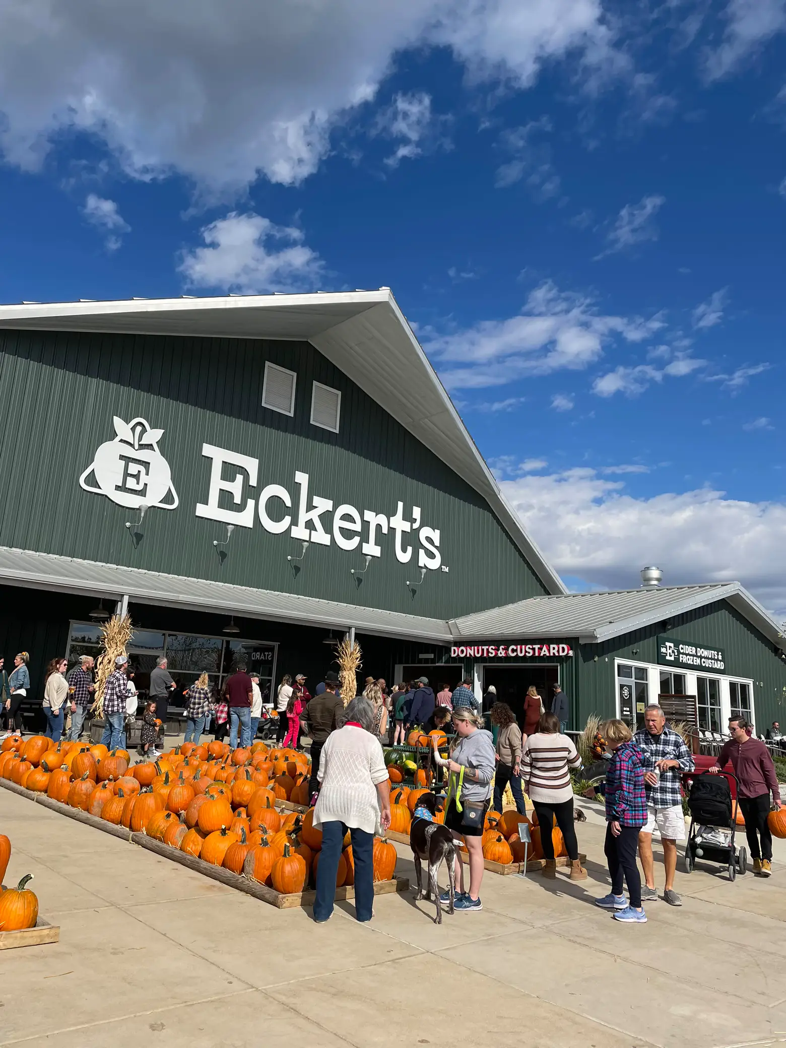 Eckert’s farm Belleville, Illinois 🎃🐻🍦 | Gallery posted by Summer ...