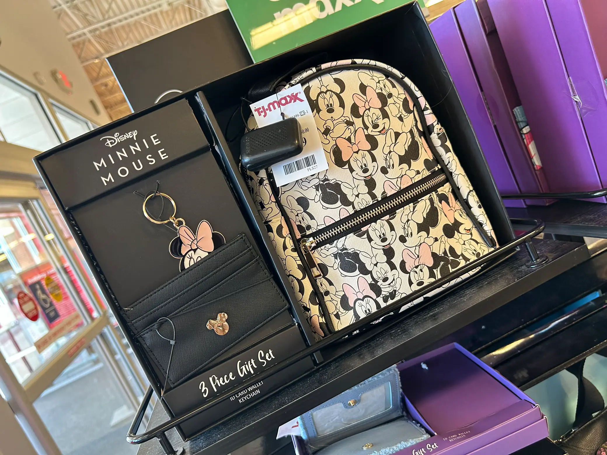 Deals on accessories | Galeri disiarkan oleh divine_elegance | Lemon8